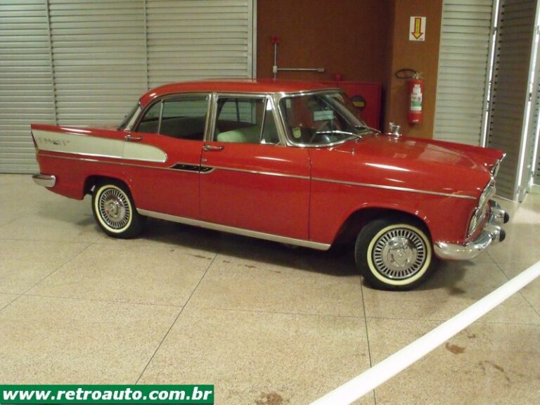 Simca Chambord: O primeiro automóvel brasileiro com motor V8 ...